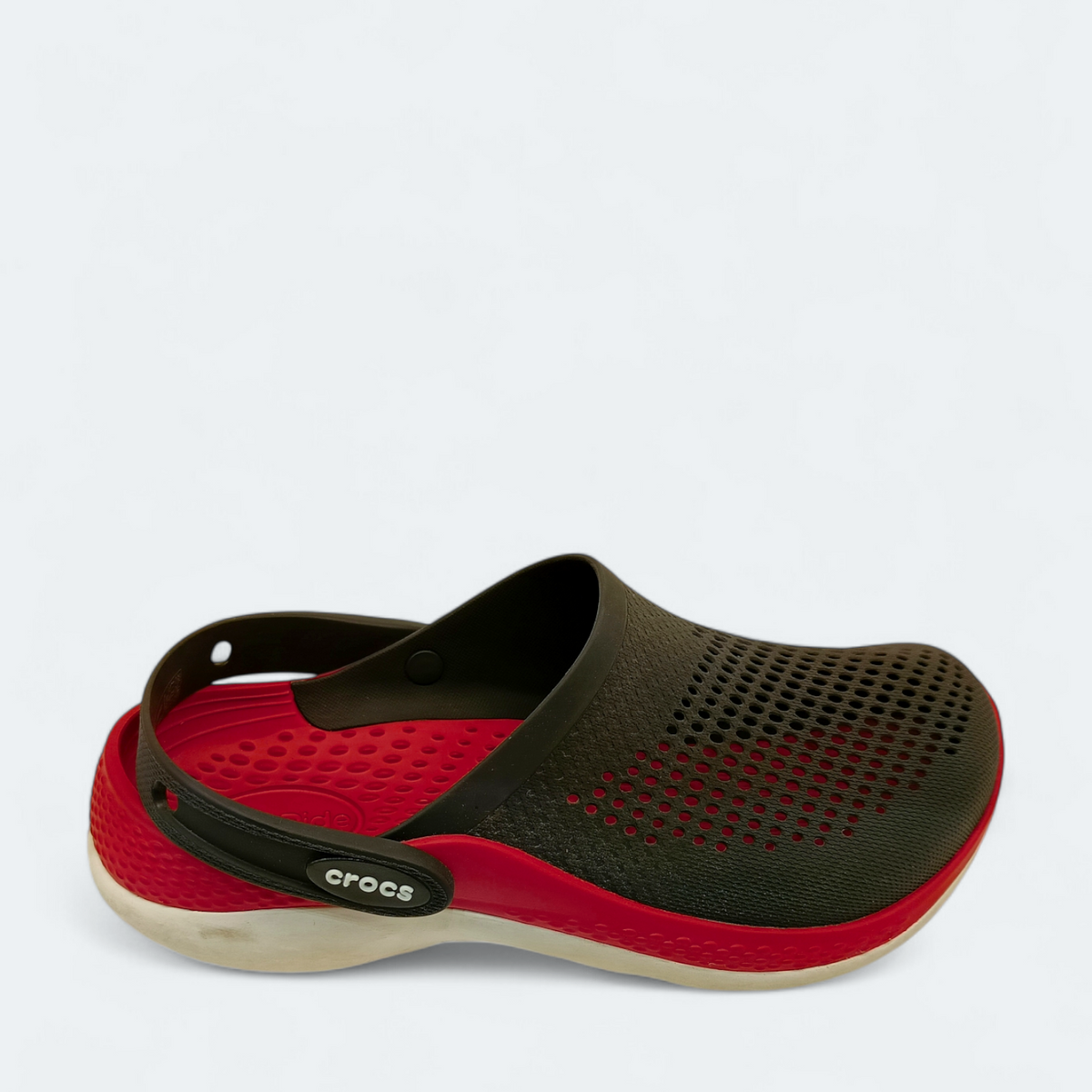 CROCS – WALK SHOES